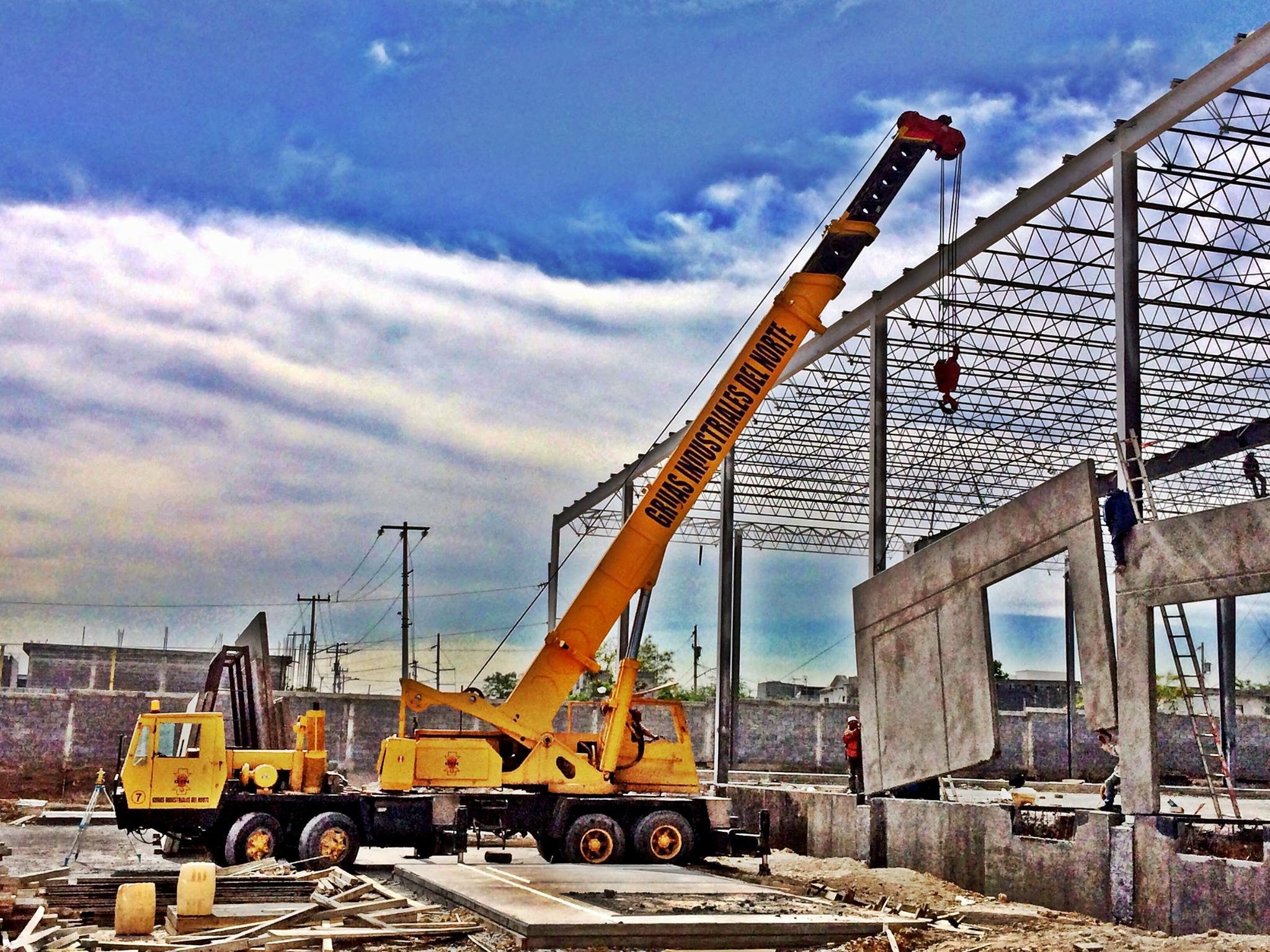 Grúas hidráulicas 50 a 75 tons. tipo camión - Grúas GIN