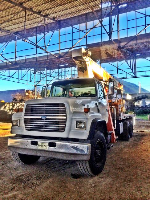 Grúas Titan de 20 a 30 tons, hasta 42 mts de pluma